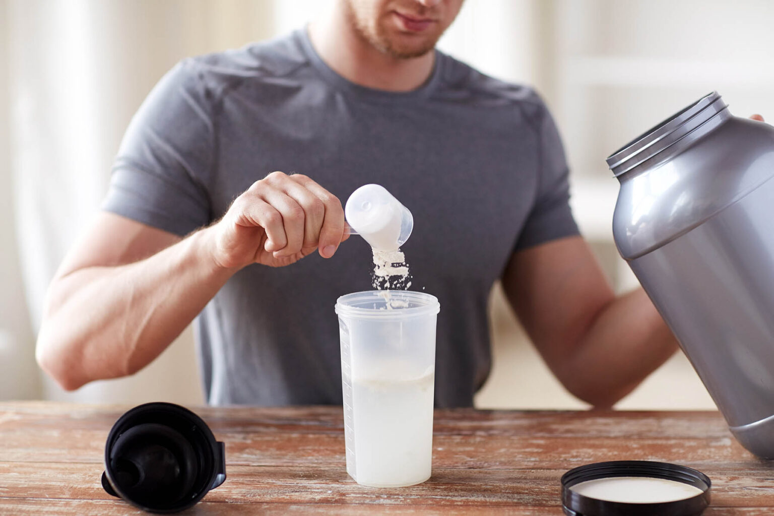 5 Benefits of Whey Protein Before and After Workouts - Basics Of ...
